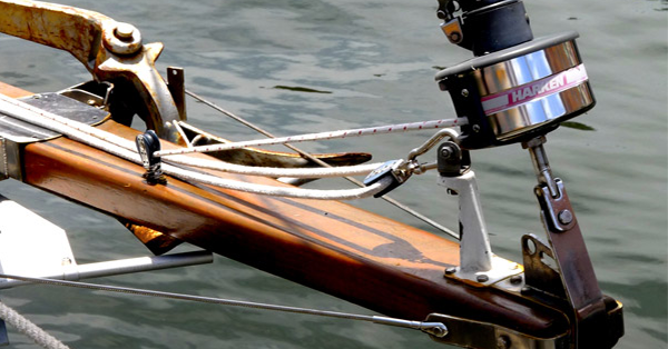 Roller Furling and Reefing | BoatUS