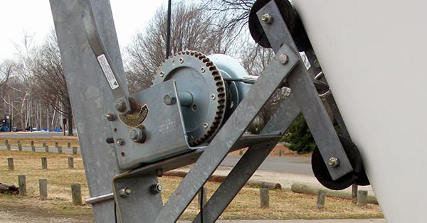 Which Winch and Why? | BoatUS