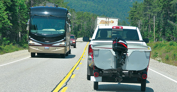 Avoid Fishtailing And Jackknifing With A Boat Trailer | BoatUS