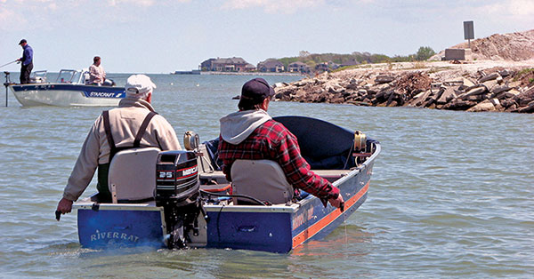 How To Catch Walleye: Mastering The Art Of Handlining | BoatUS